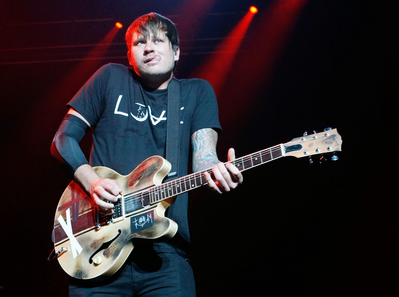 Tom DeLonge estrena The Invisible Parade - Primera Fila