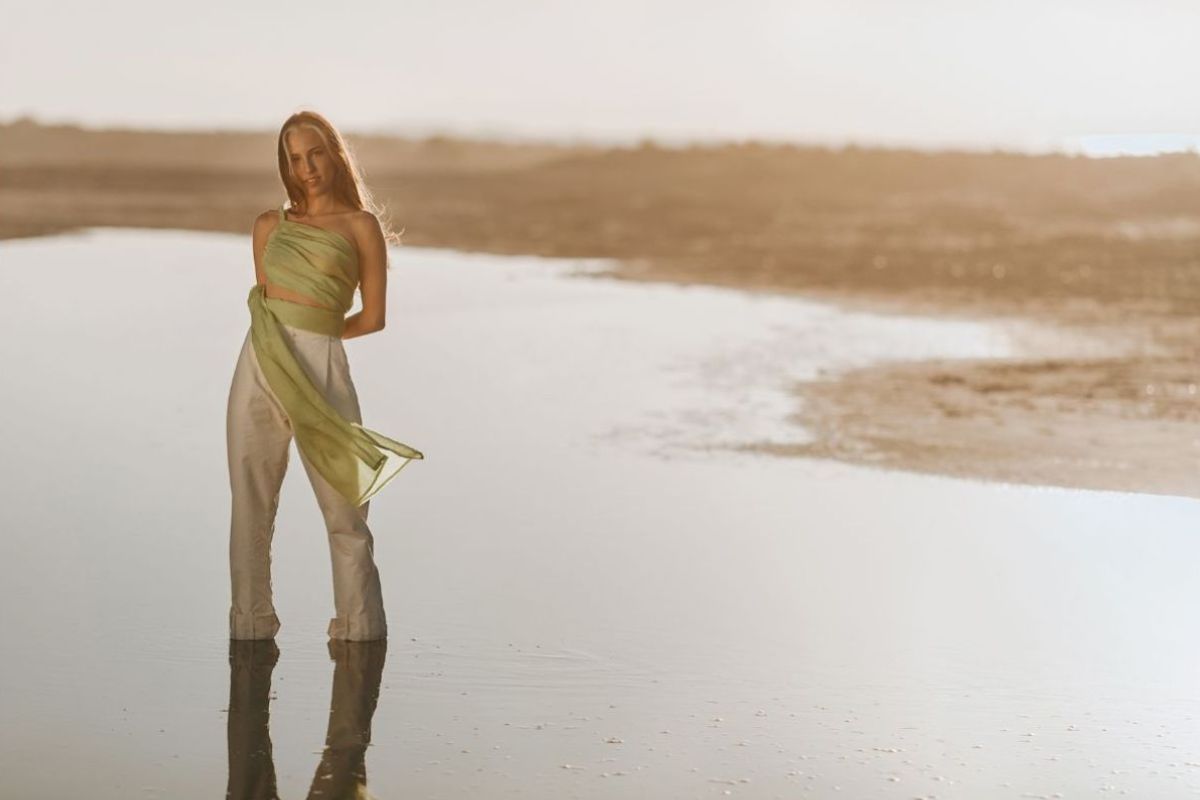 Sara Roy publica el seu debut "(A)MAR" - Primera Fila