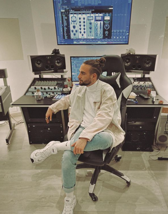 Entrevista a Àlex Pérez: "Vaig passar una nit a l'estudi de gravació ...