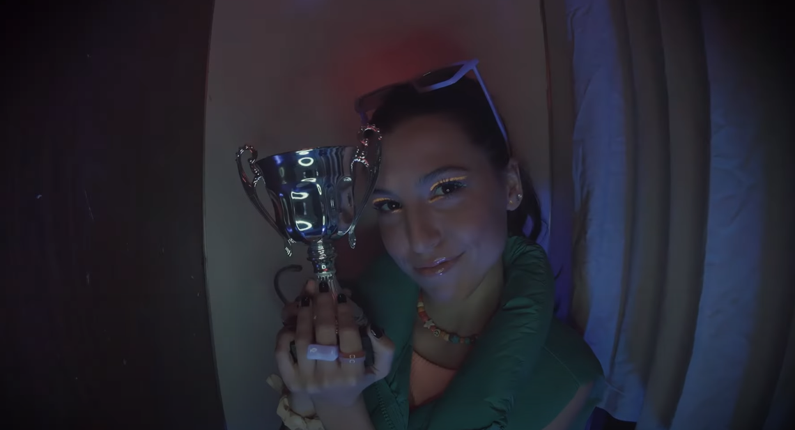 Sara Roy ens atrapa amb 'Ja no m'importa' - Primera Fila