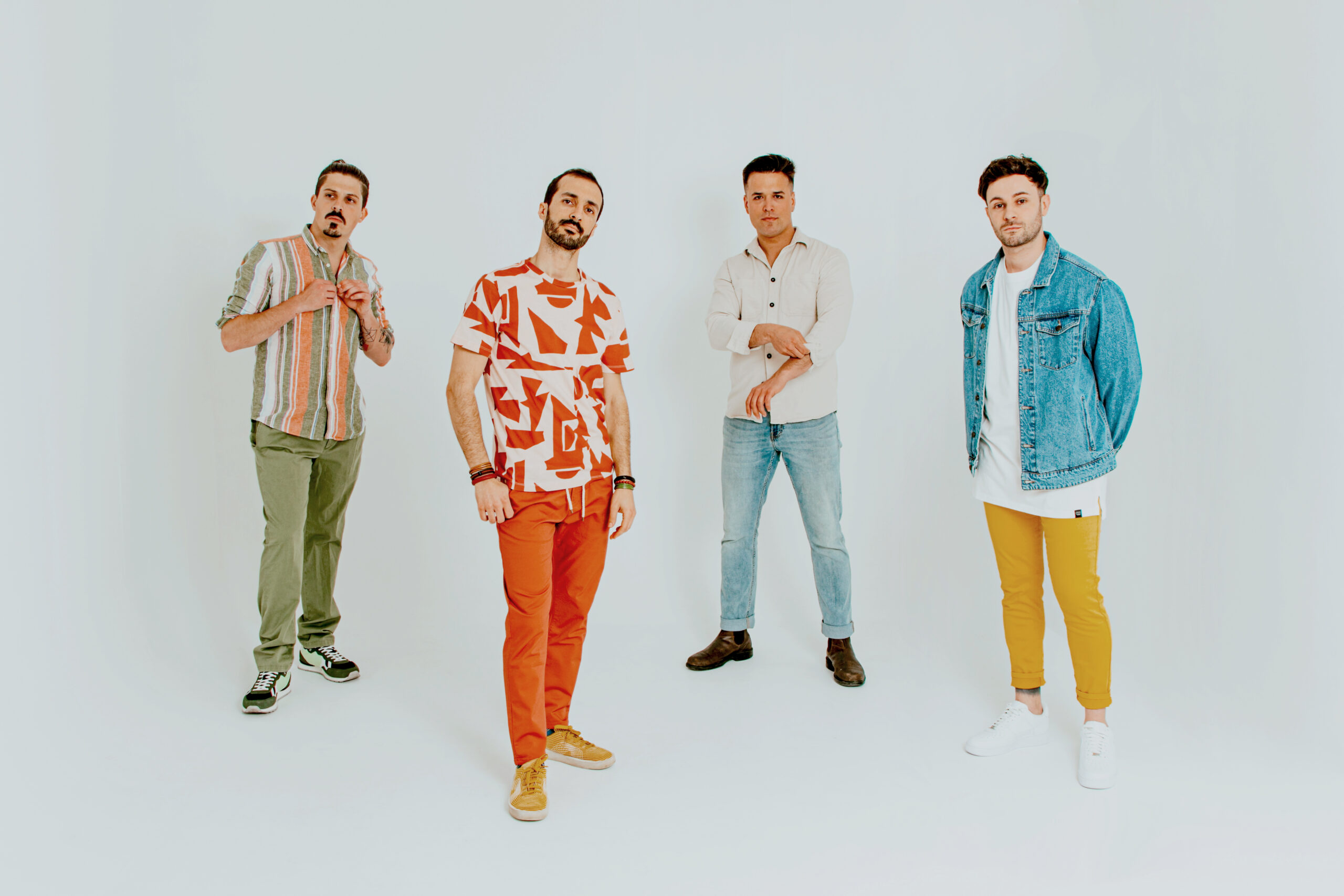 Les Montses presenten "De tots colors" - Primera Fila