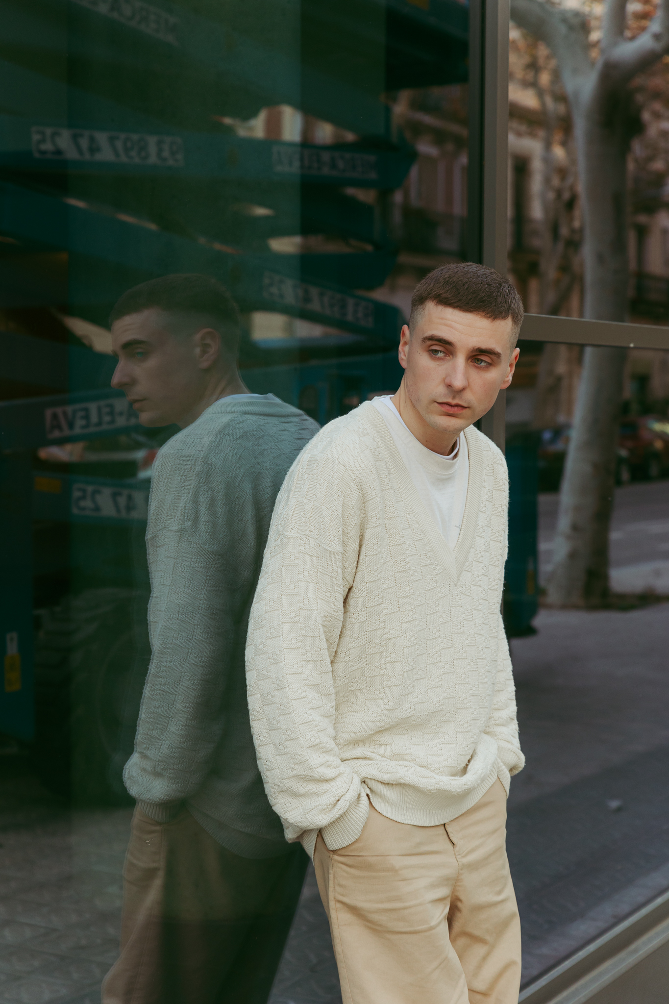 Mama Dousha estrena el videoclip de ‘L’amor no està de moda’ - Primera Fila