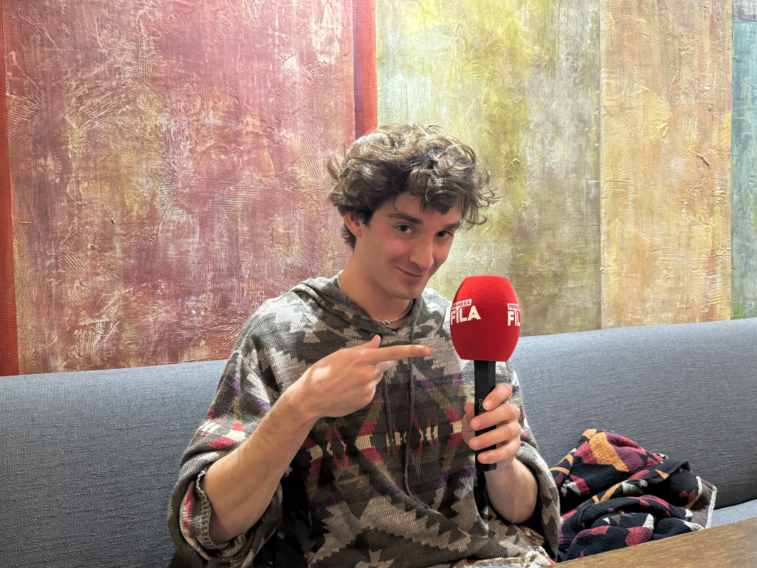 Entrevista a Miquel Moya: "Vull ser la Dua Lipa en català" - Primera Fila