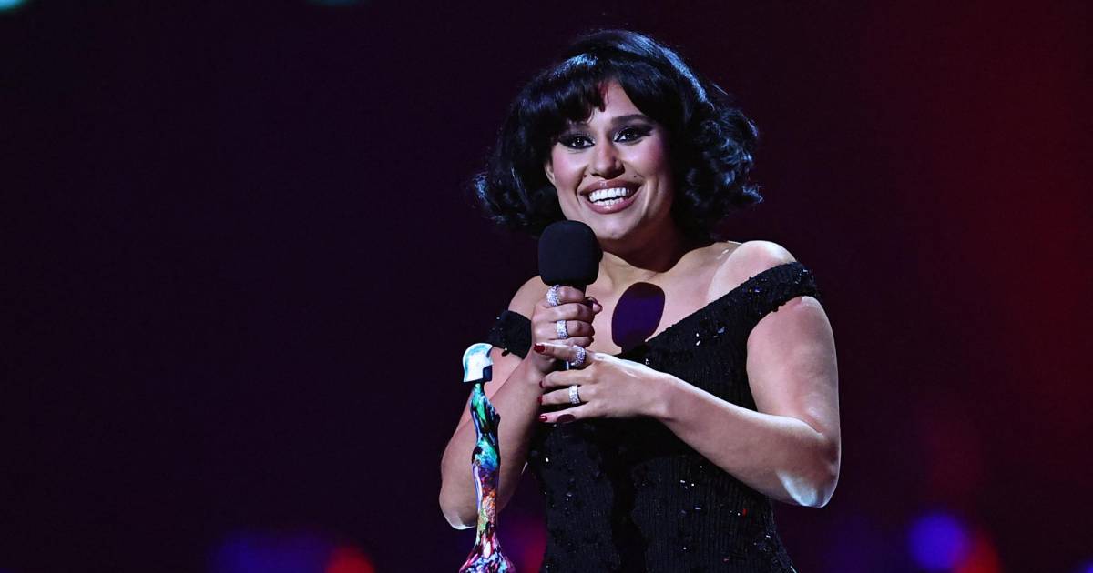 Raye es converteix en la gran triomfadora dels Brit Awards 2024 ...