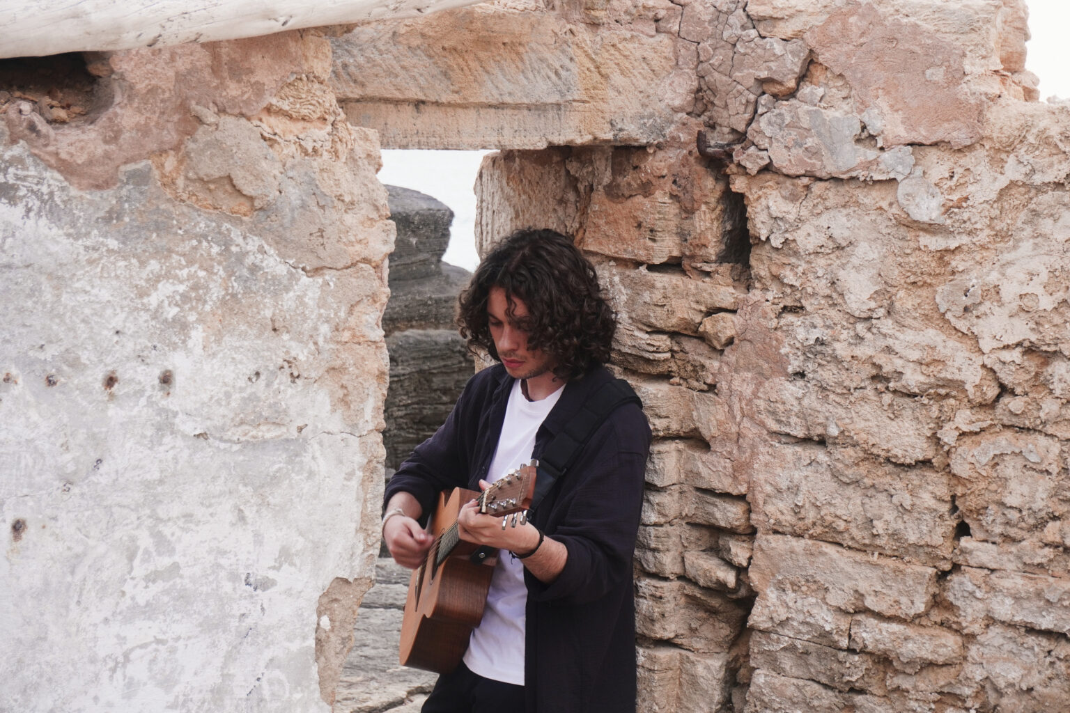David Cabot publica "COLLAGE", un viatge musical d'introspecció i ...